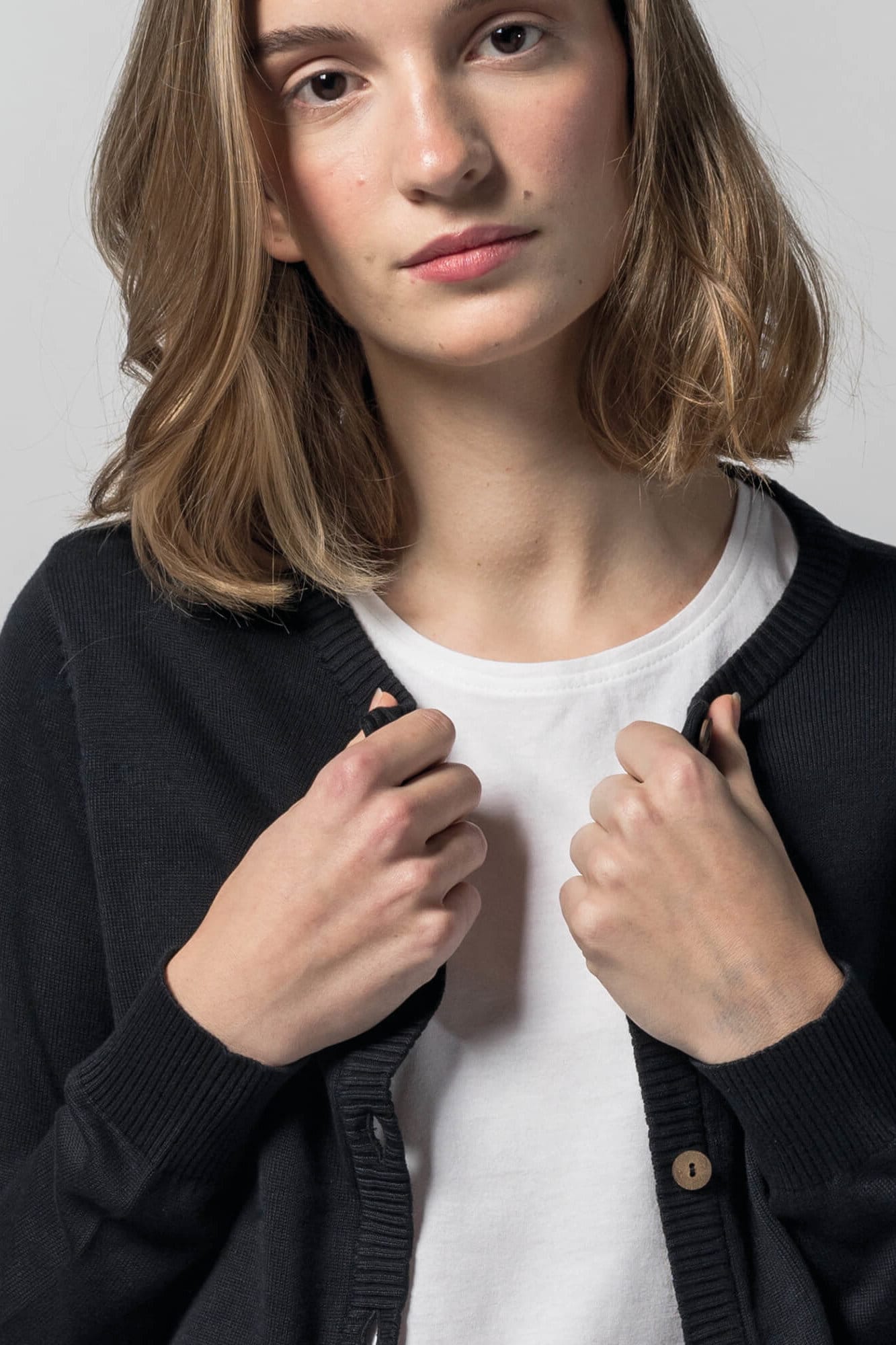 Cardigan basic bomull svart - LotusEco